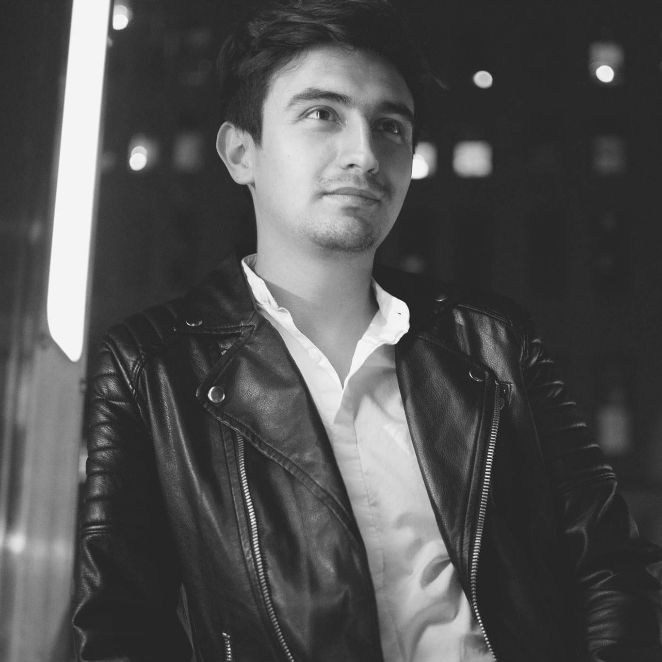 ABOUT ME – DANIEL ZAMBRANO